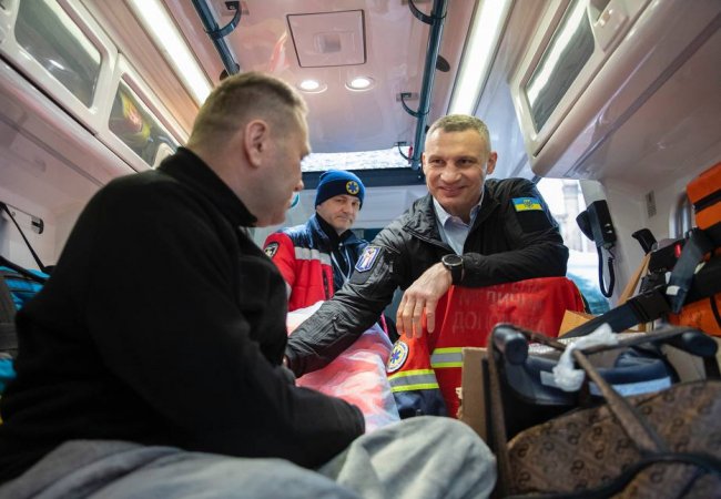 Перші 13 українських захисників вирушили до Берліна де їм встановлять інноваційні протези